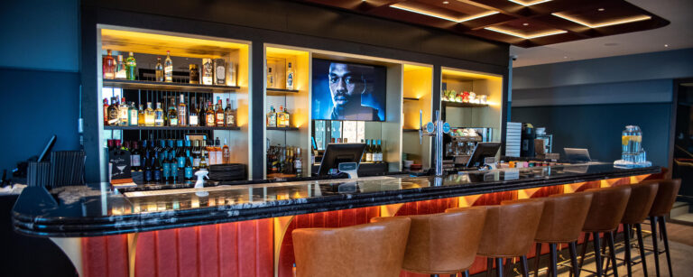 Bar & Restaurant - The Landing