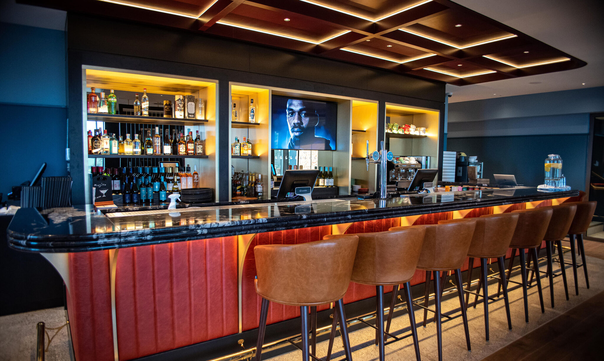 Bar & Restaurant - The Landing